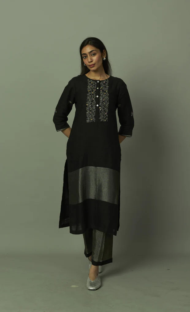 Zari embroidered yoke on Sliver Zari linen Kurta Set – Ksauma linen world